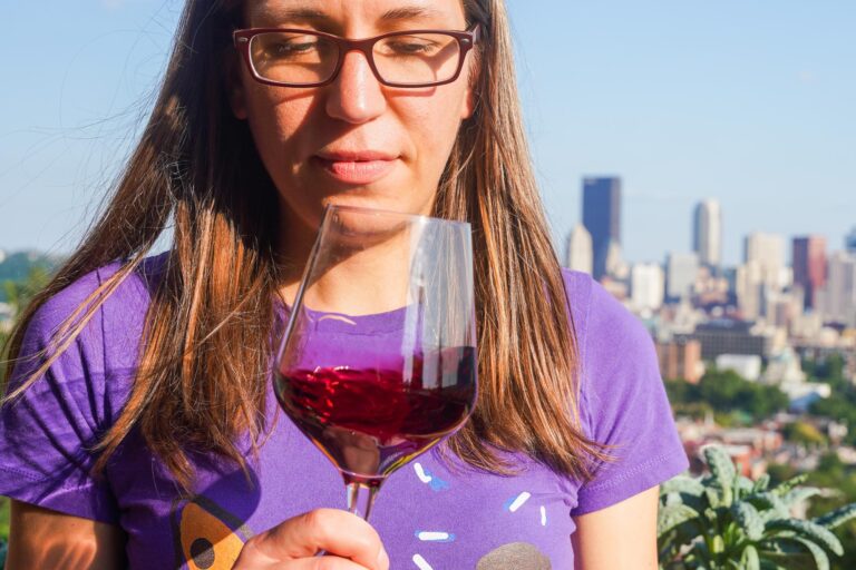 How to Taste Wine in 5 Simple Steps - The 5 S's of Tasting